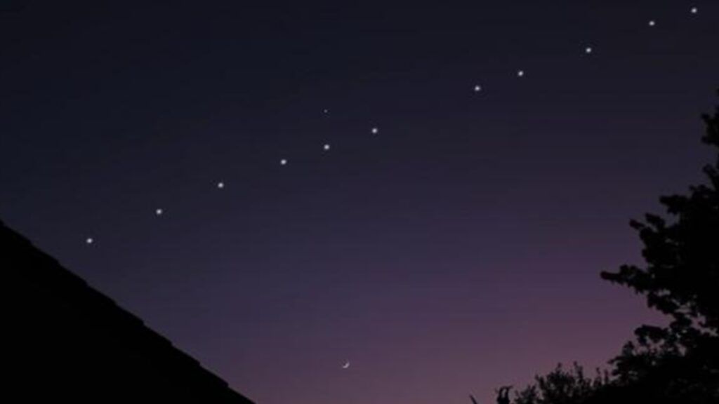 ¿Qué eran las extrañas luces alineadas que se vieron en el cielo?