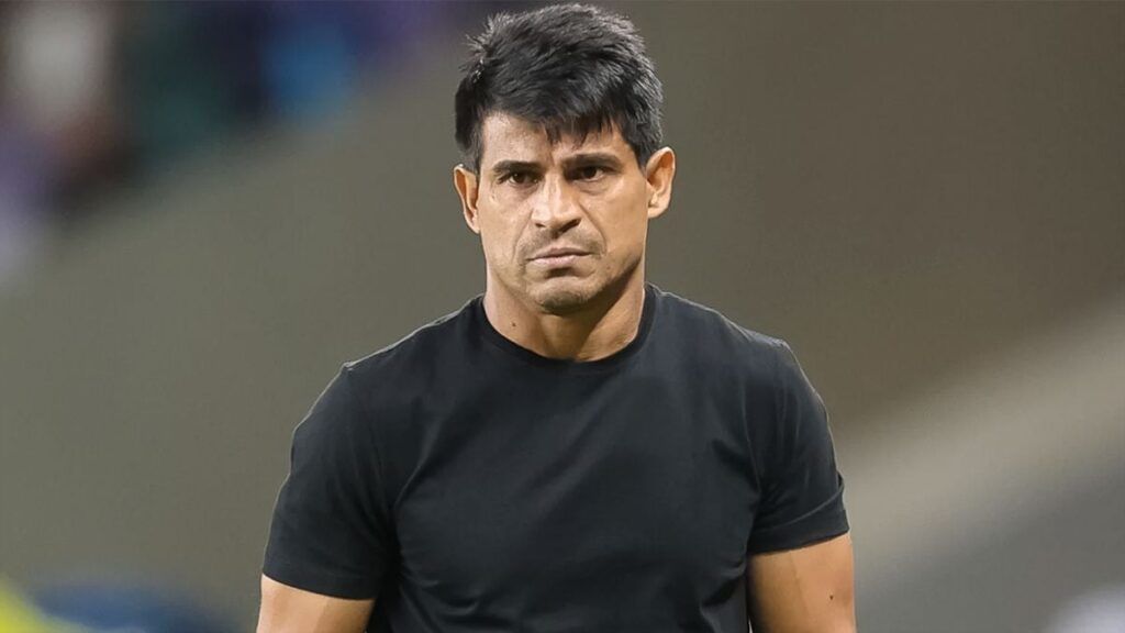 Internaron de urgencia a Hugo Ibarra, el DT de Boca Jr: los motivos
