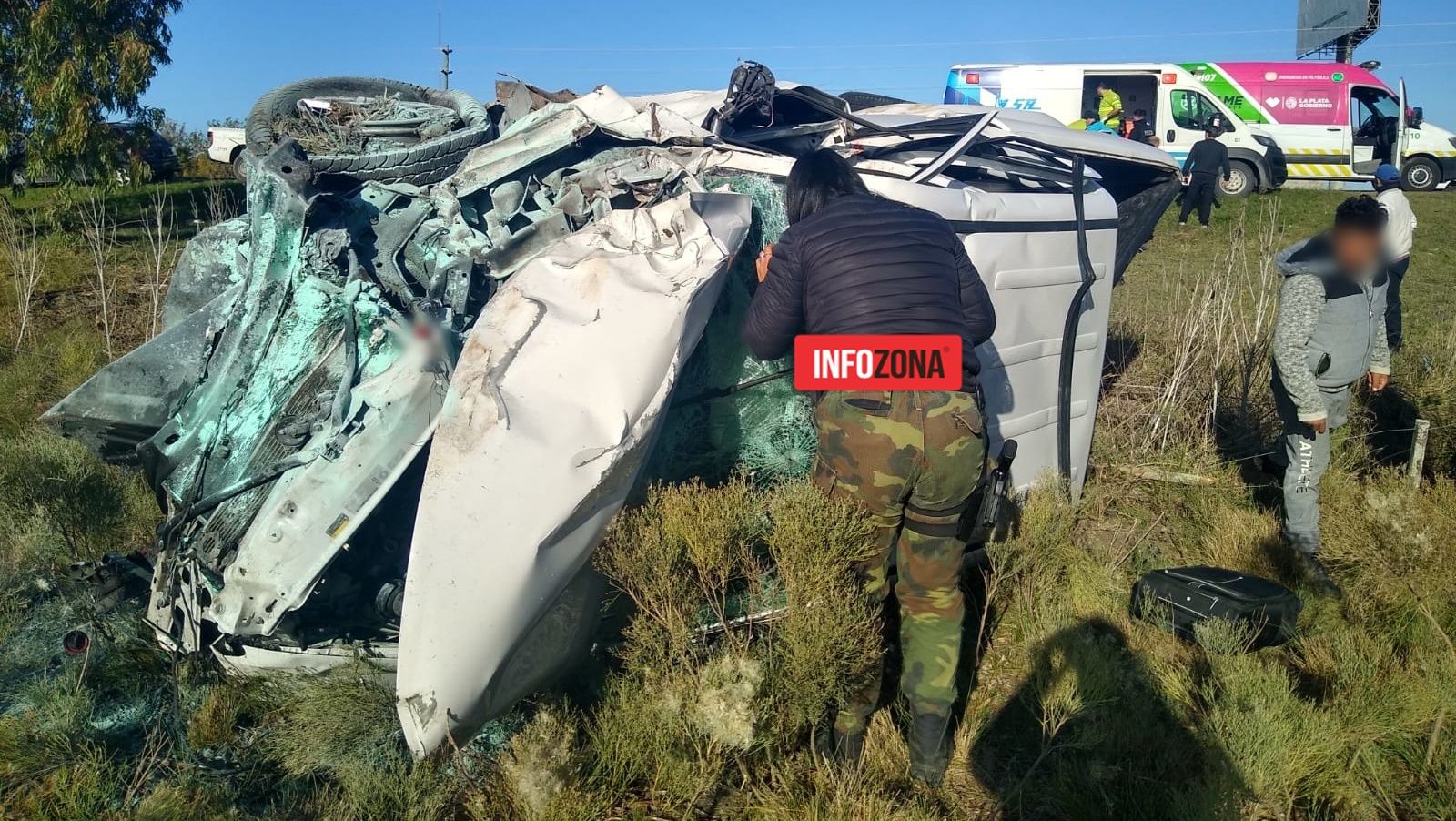 Impactante accidente en Ruta 2: Un herido grave al volcar una camioneta esta mañana